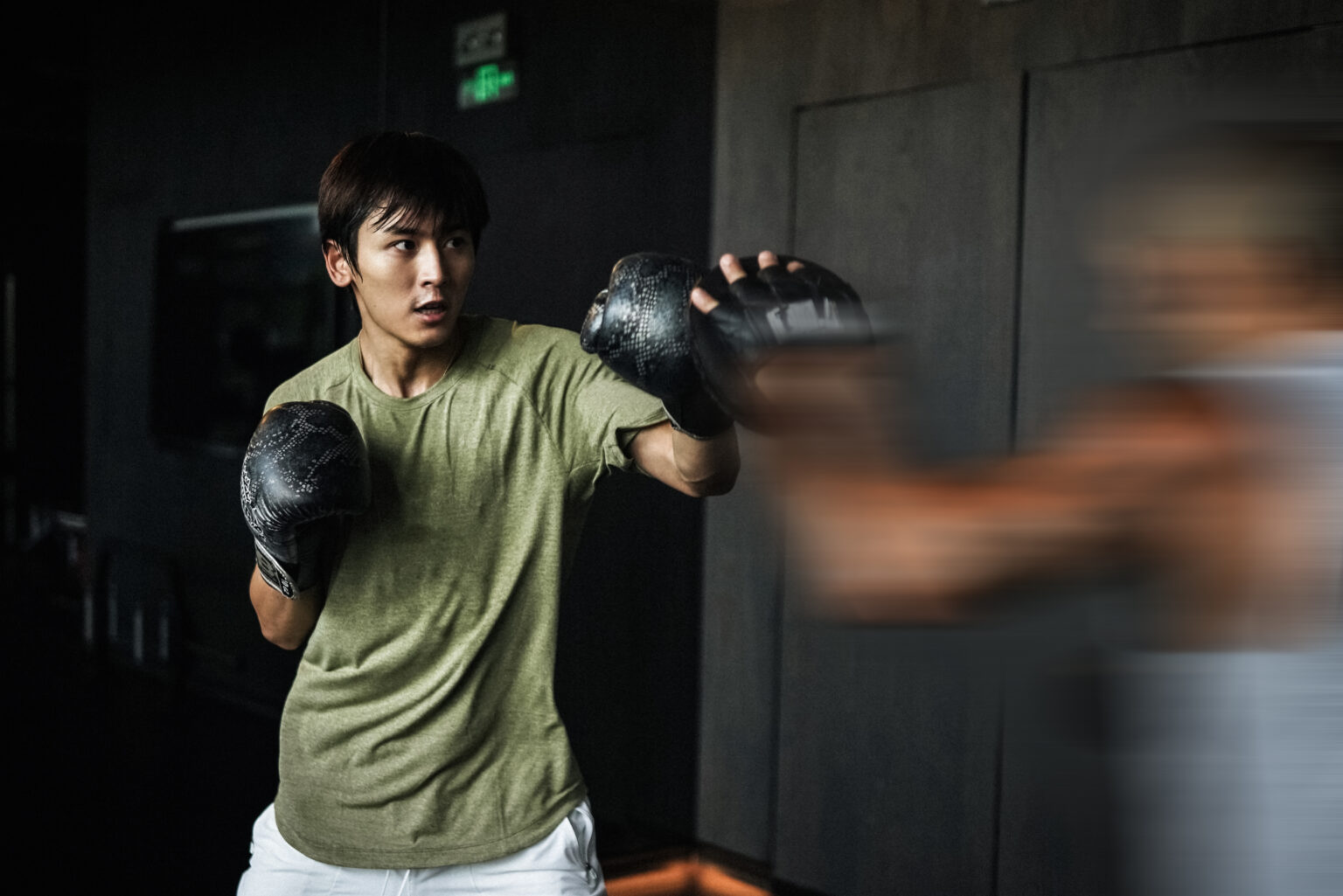 拳击 Boxing - 张哲瀚官方网站 | Zhang Zhehan Official Website