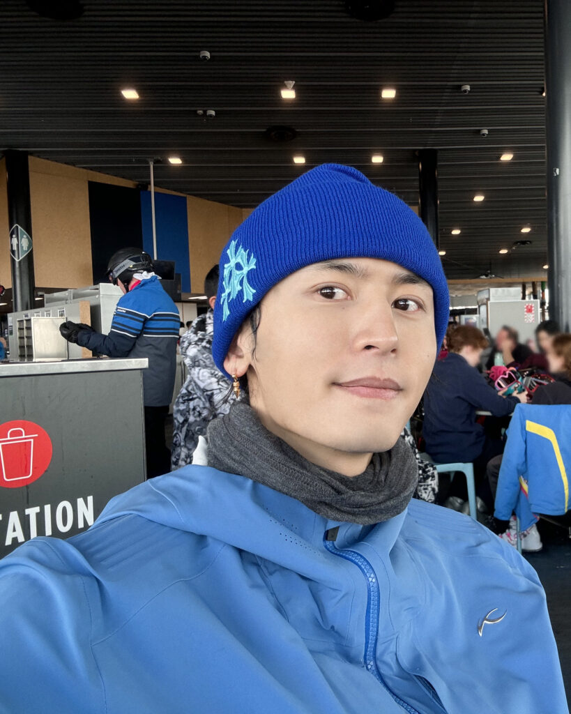 滑雪 Skiing - 张哲瀚官方网站 | Zhang Zhehan Official Website