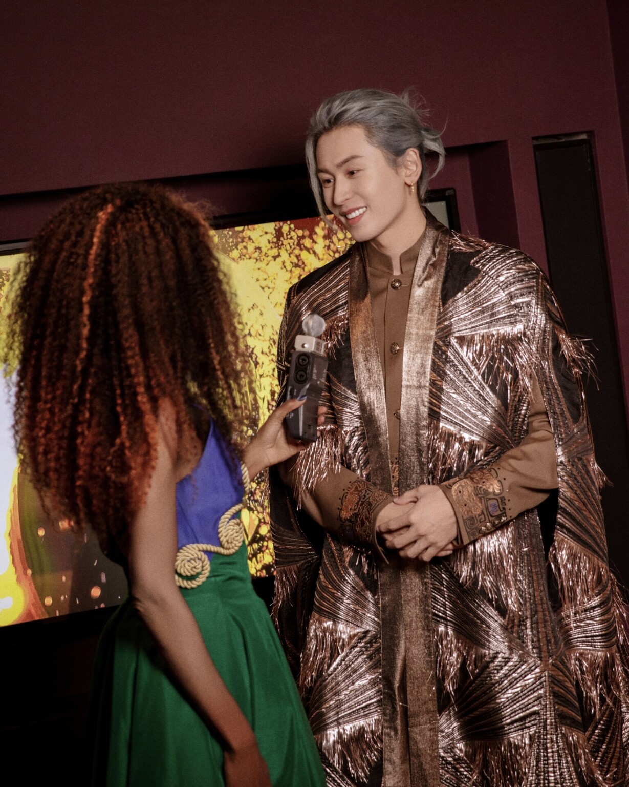 导演张哲瀚在ARFF阿姆斯特丹电影节上荣获“最佳纪录片奖” Director Zhang Zhehan Accepted the "Best ...